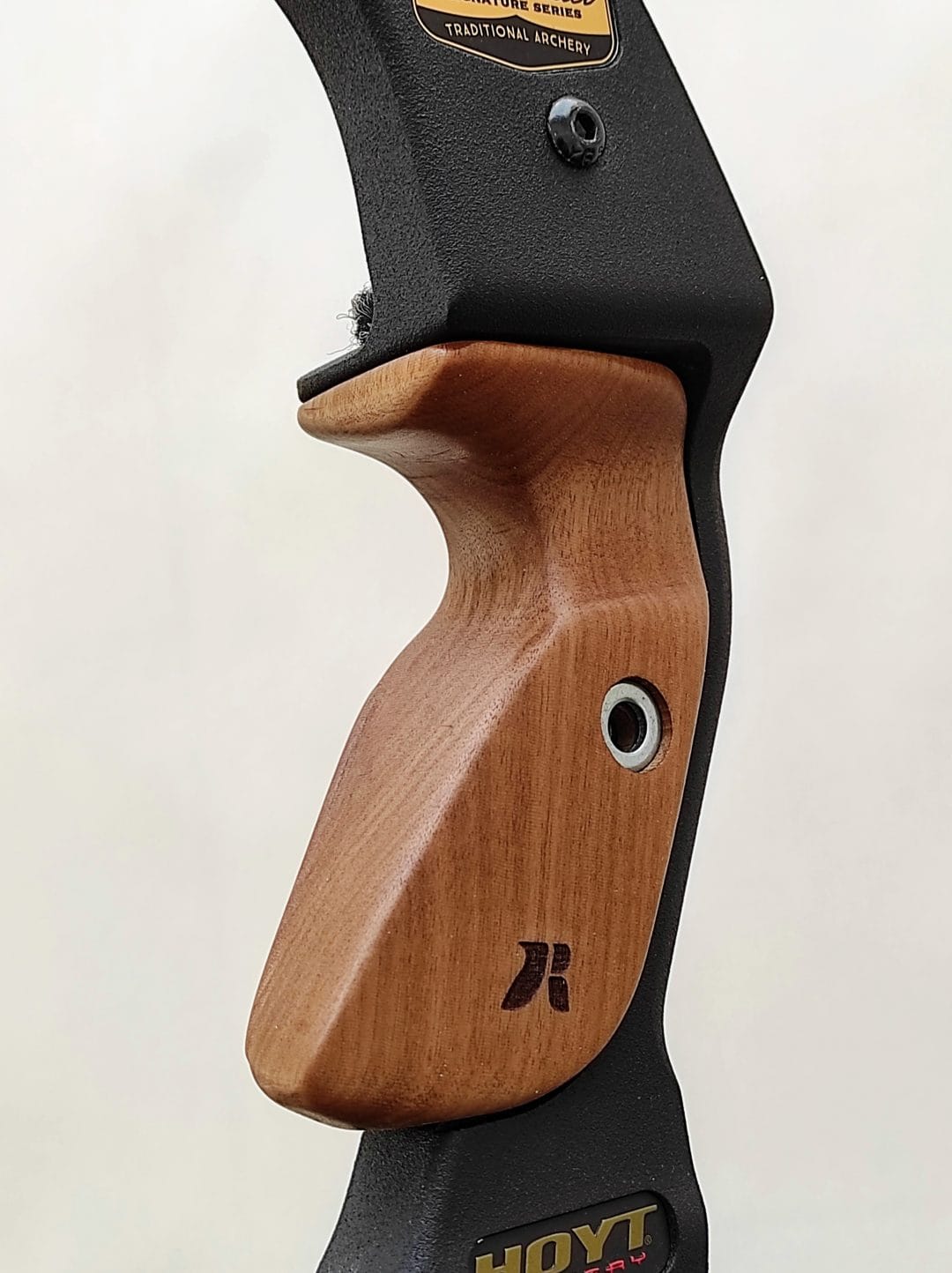 Hoyt Bow Grips: wooden R-Core grips - look & feel fantastic!